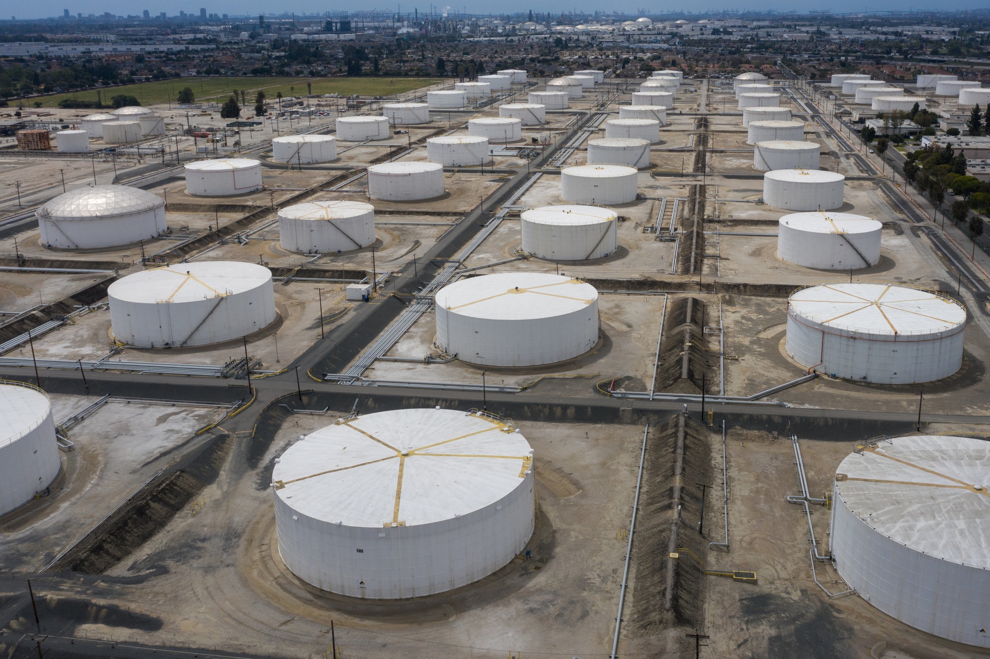 U.S. oil market heats up further as demand surges to record – Oil & Gas 360
