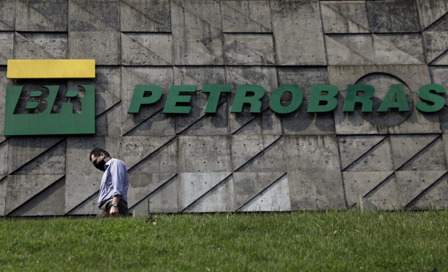 Petrobras studies Chevron’s re-entry into Venezuela to develop new oil ...